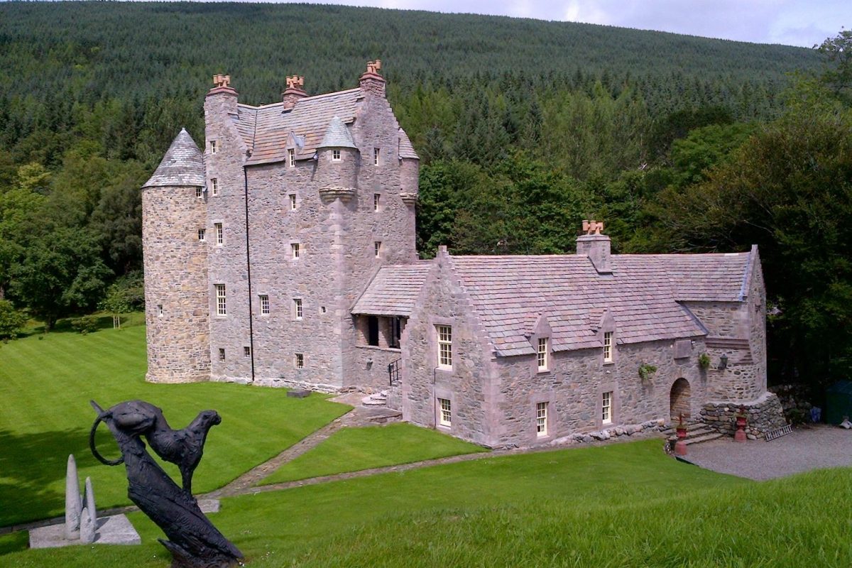 Dunderave Castle Renovation - Promain Resource Centre